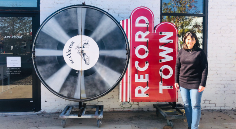 Iconic Record Town Sign Back In Fort Worth – Record Town TX